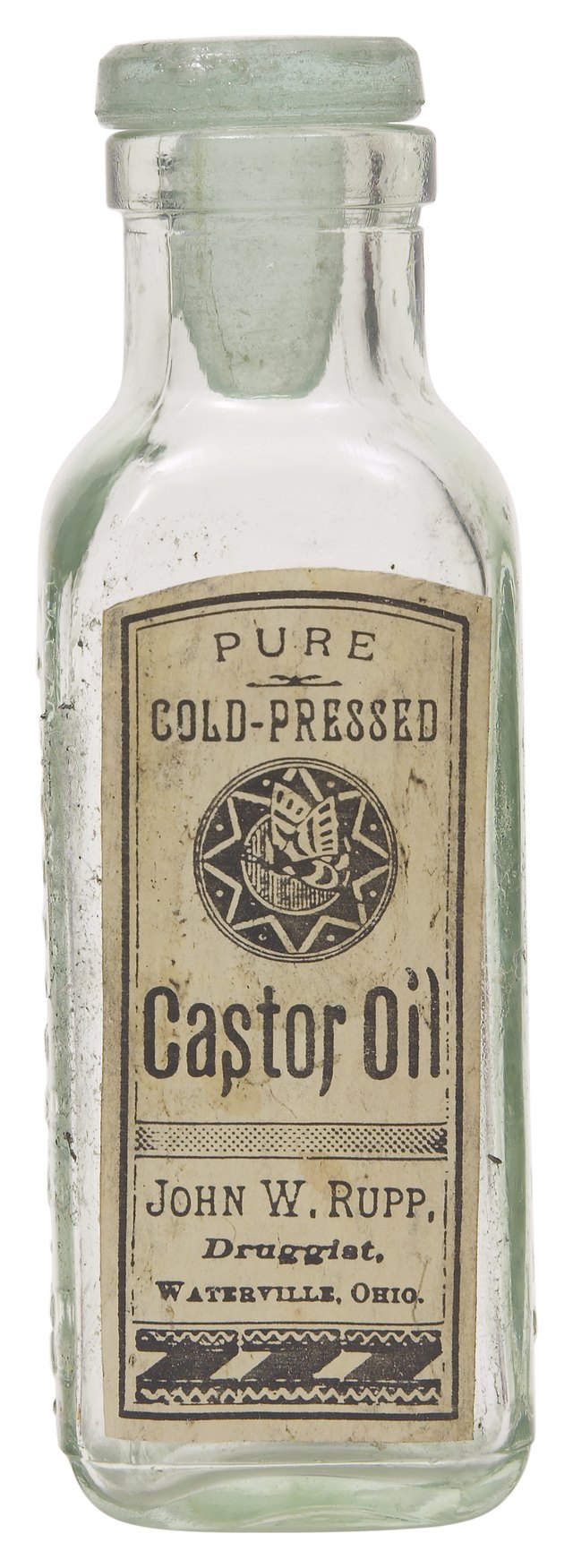 The Dangers of Putting Castor Oil on the Skin | Livestrong.com The Dangers of Putting Castor Oil on the Skin | Livestrong.com